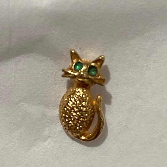 Sarah Coventry | Jewelry | Vintage Sarah Coventry Cat Tac Pin | Poshmark